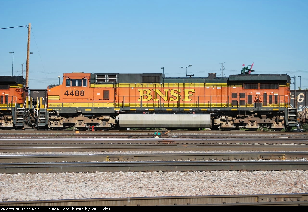 BNSF 4488